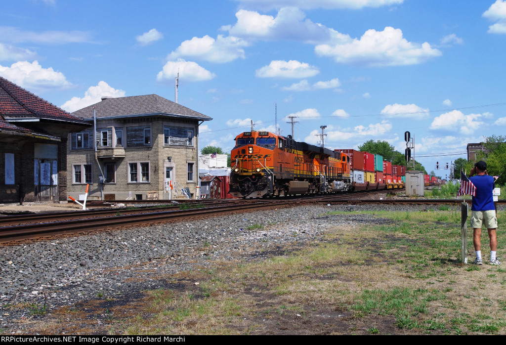 BNSF 7217